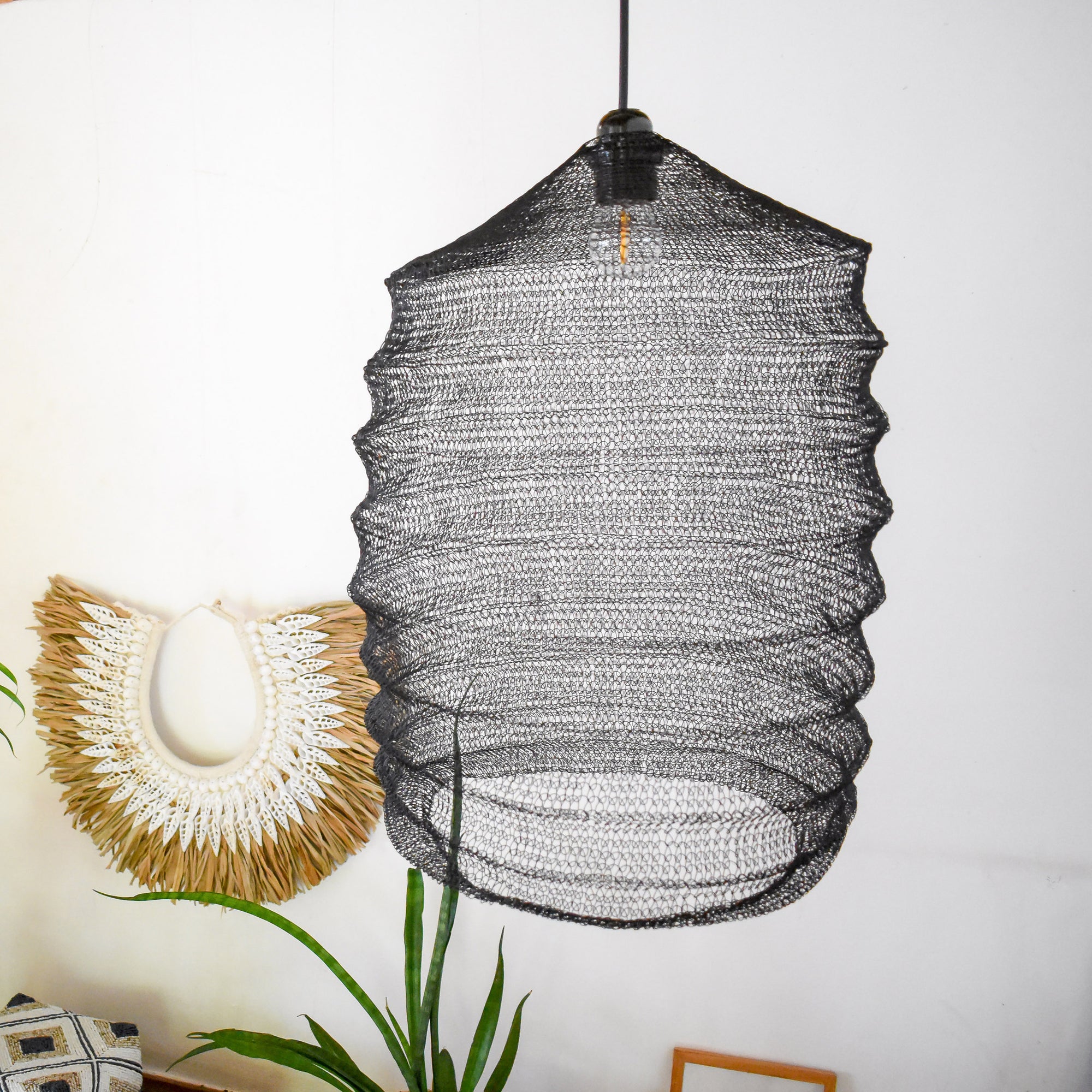 Metal wire mesh lampshade Watu Black | Joglo Living